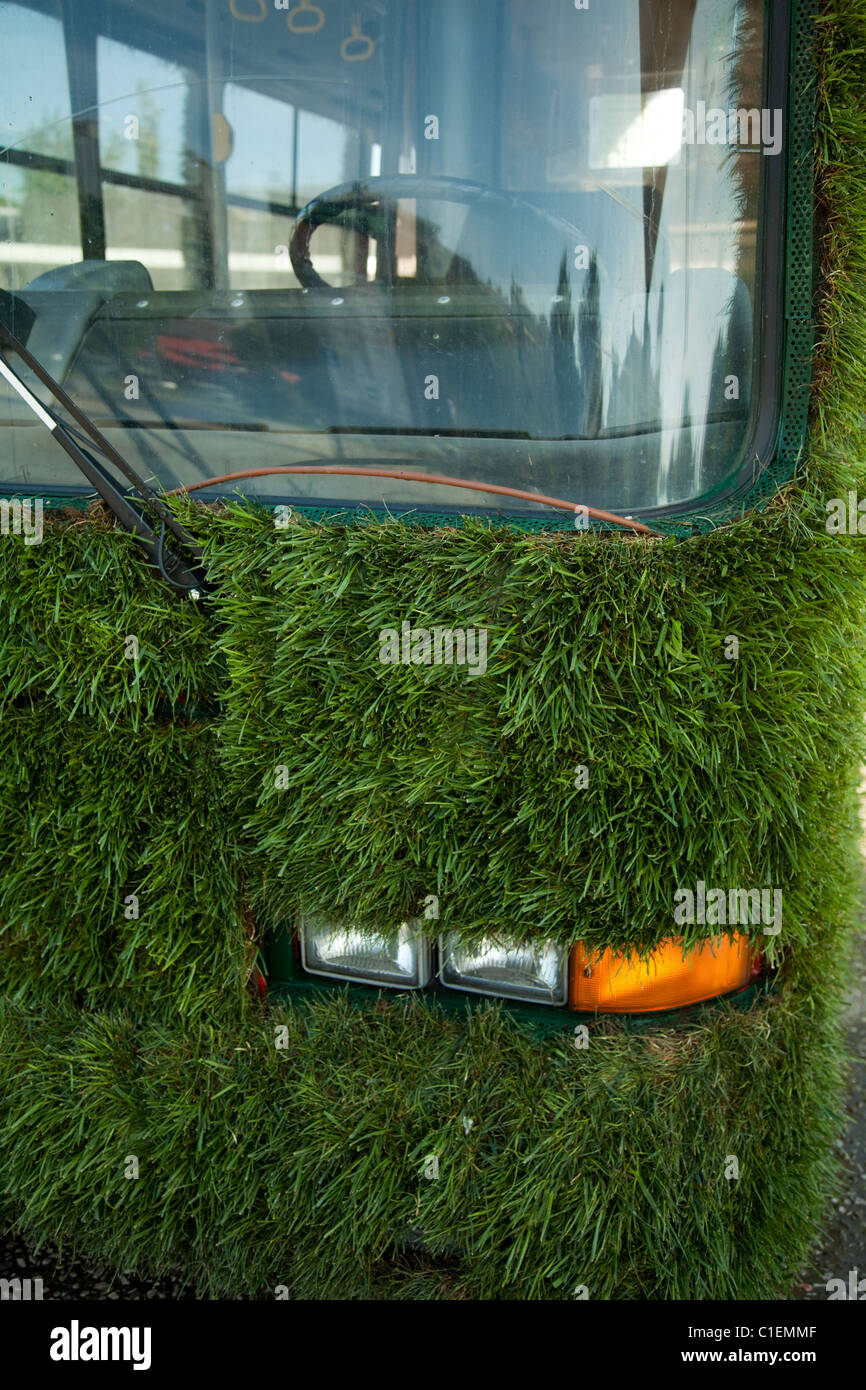 Green bus hi-res stock photography and images - Alamy