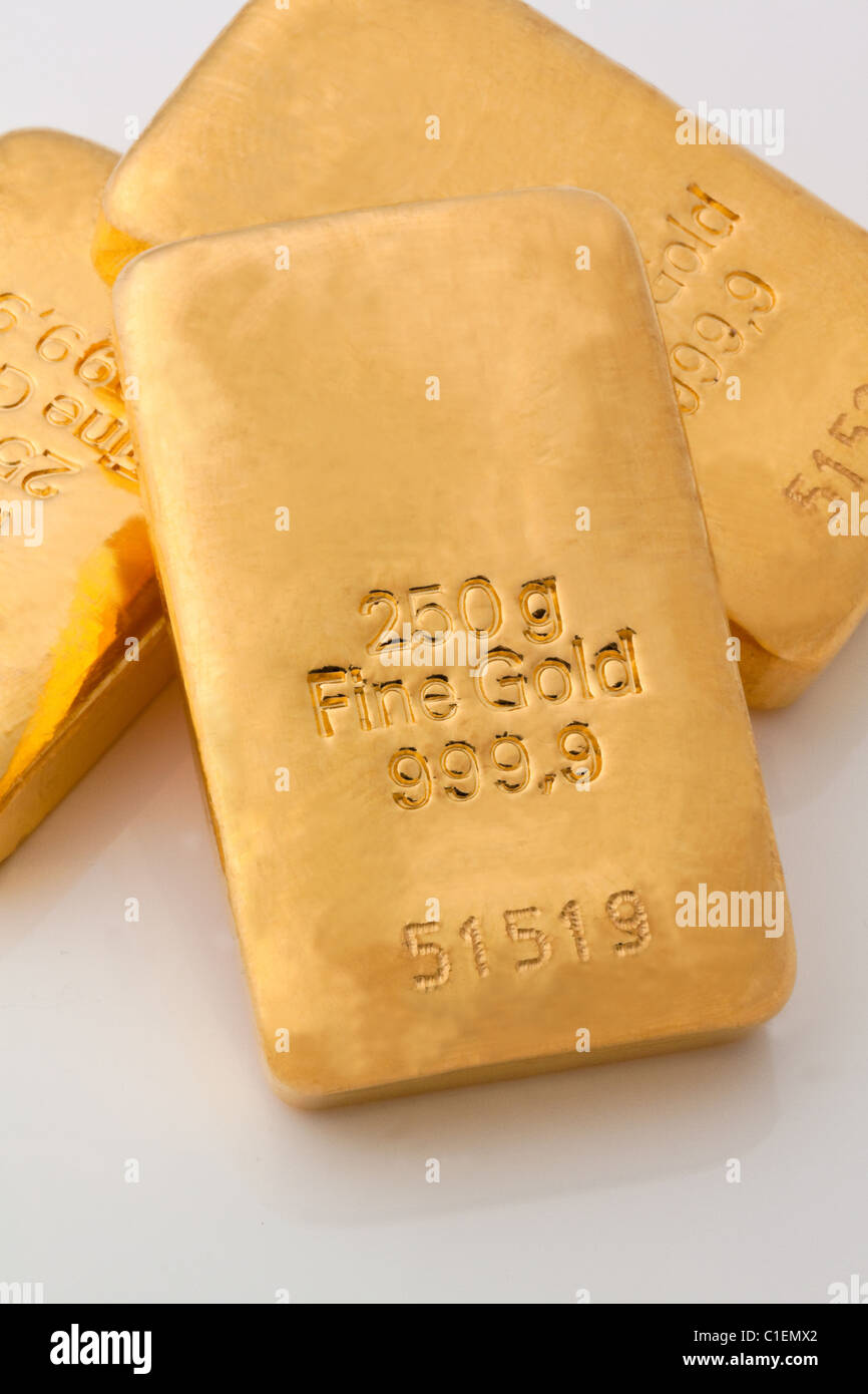 Real gold bullion bars hi-res stock photography and images - Alamy