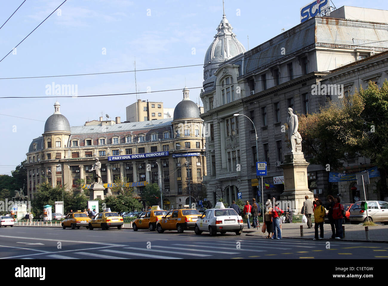 University square in bucharest hi-res stock photography and images - Alamy