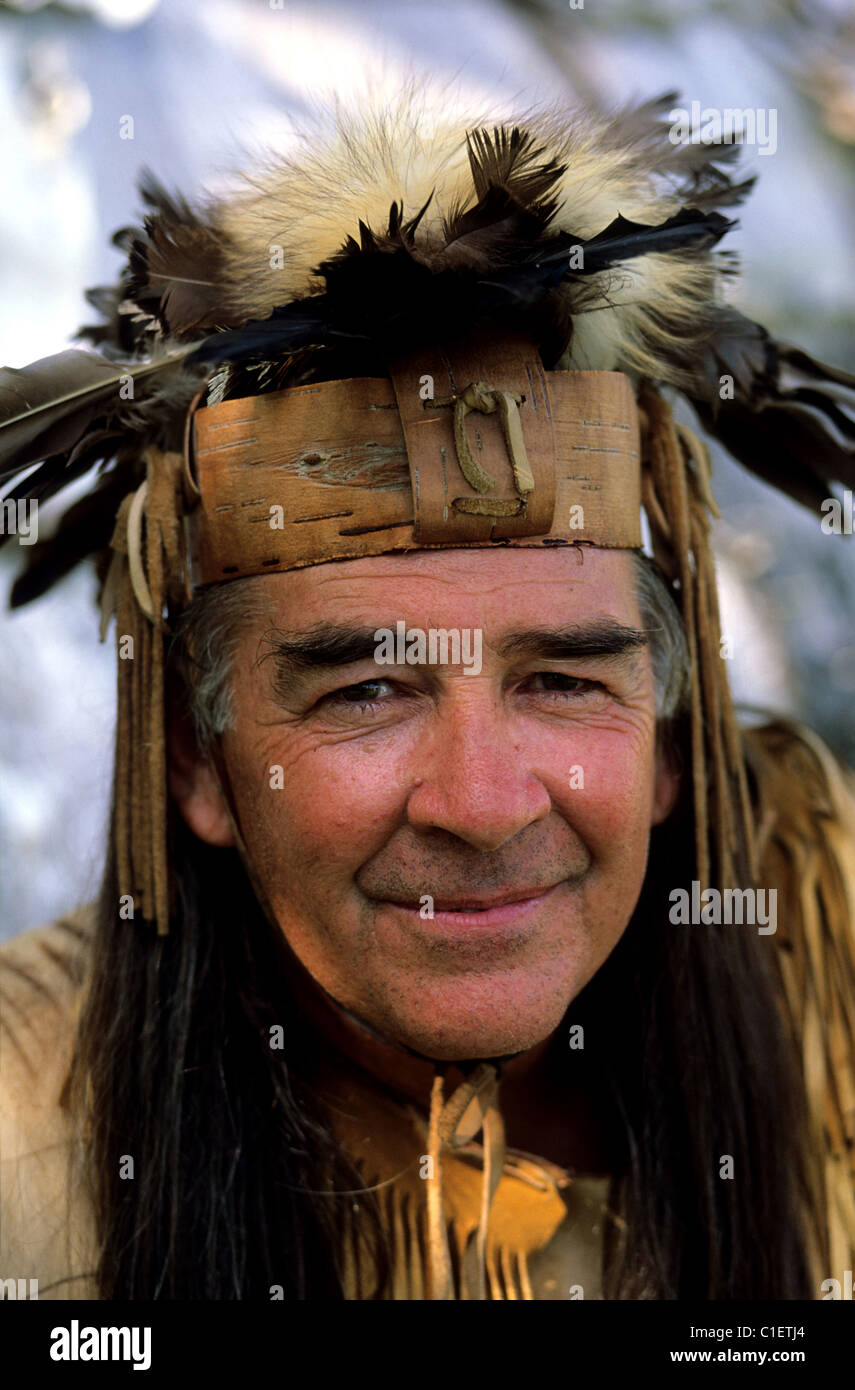 Canada, north of Ontario, Mohawk amerindian in traditional costume at ...
