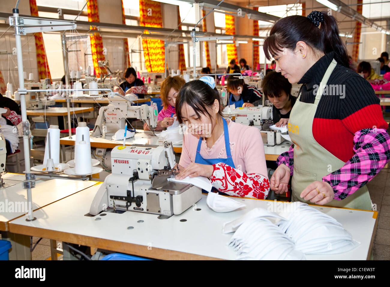 Chinese factory hi-res stock photography and images - Alamy