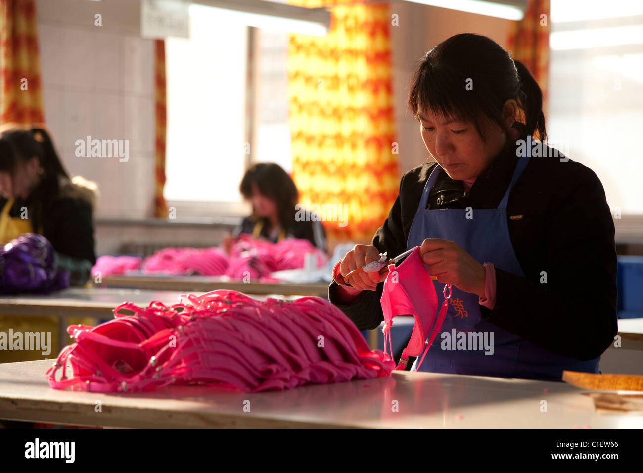 Chinese factory hi-res stock photography and images - Alamy