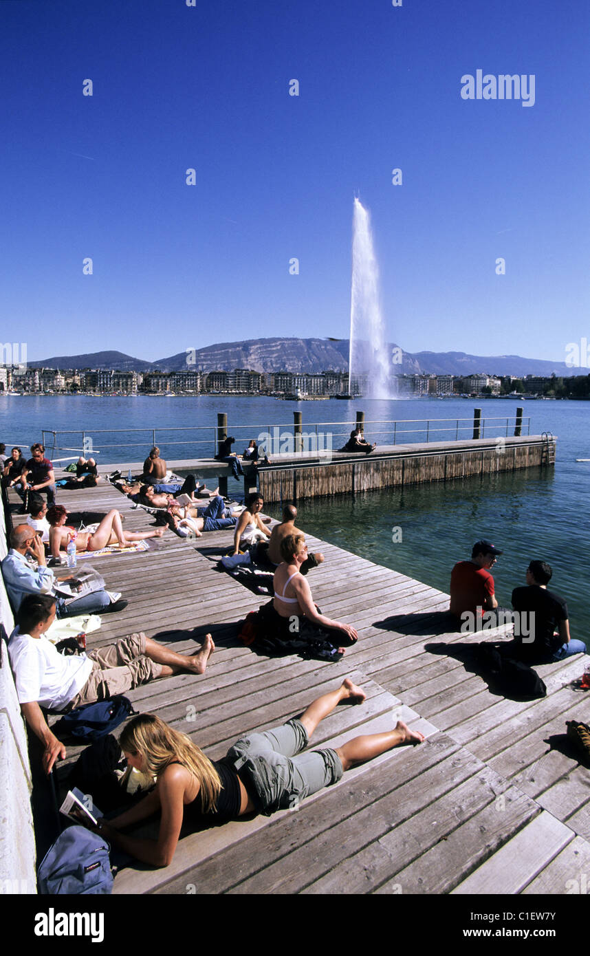 Geneva on the lake boardwalk hi-res stock photography and images - Alamy