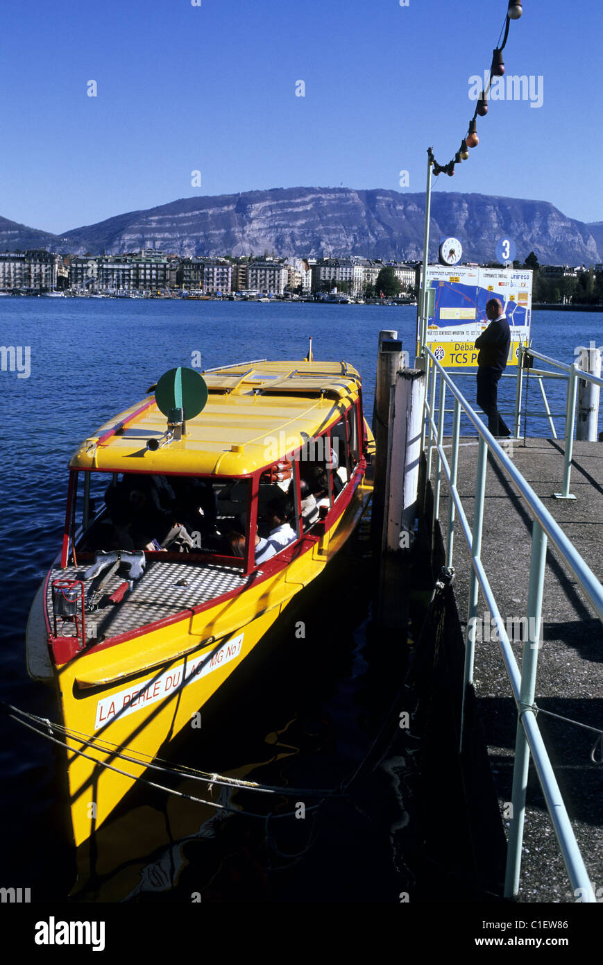 Geneva on the lake boardwalk hi-res stock photography and images - Alamy