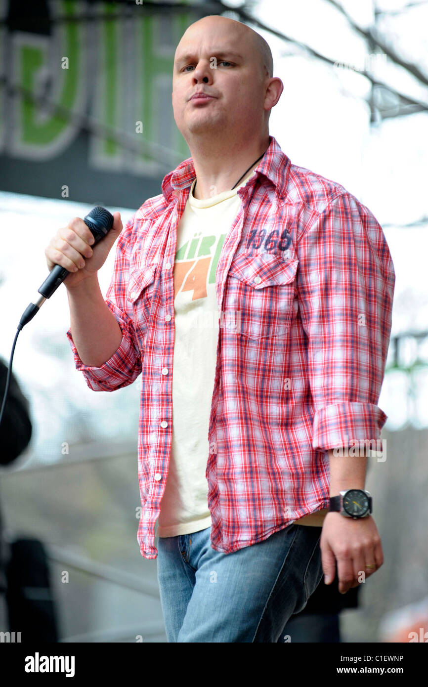 Ron Littlejohn from Planet Earth performing live on stage at the 3rd ...