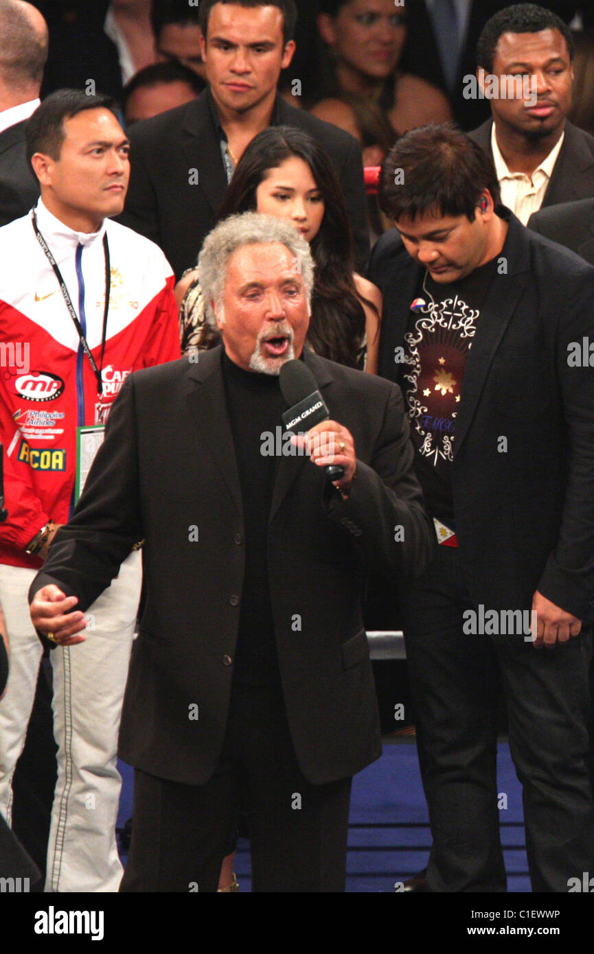Tom Jones performs Manny Pacquiao knocks out Ricky Hatton in 2:59 ...