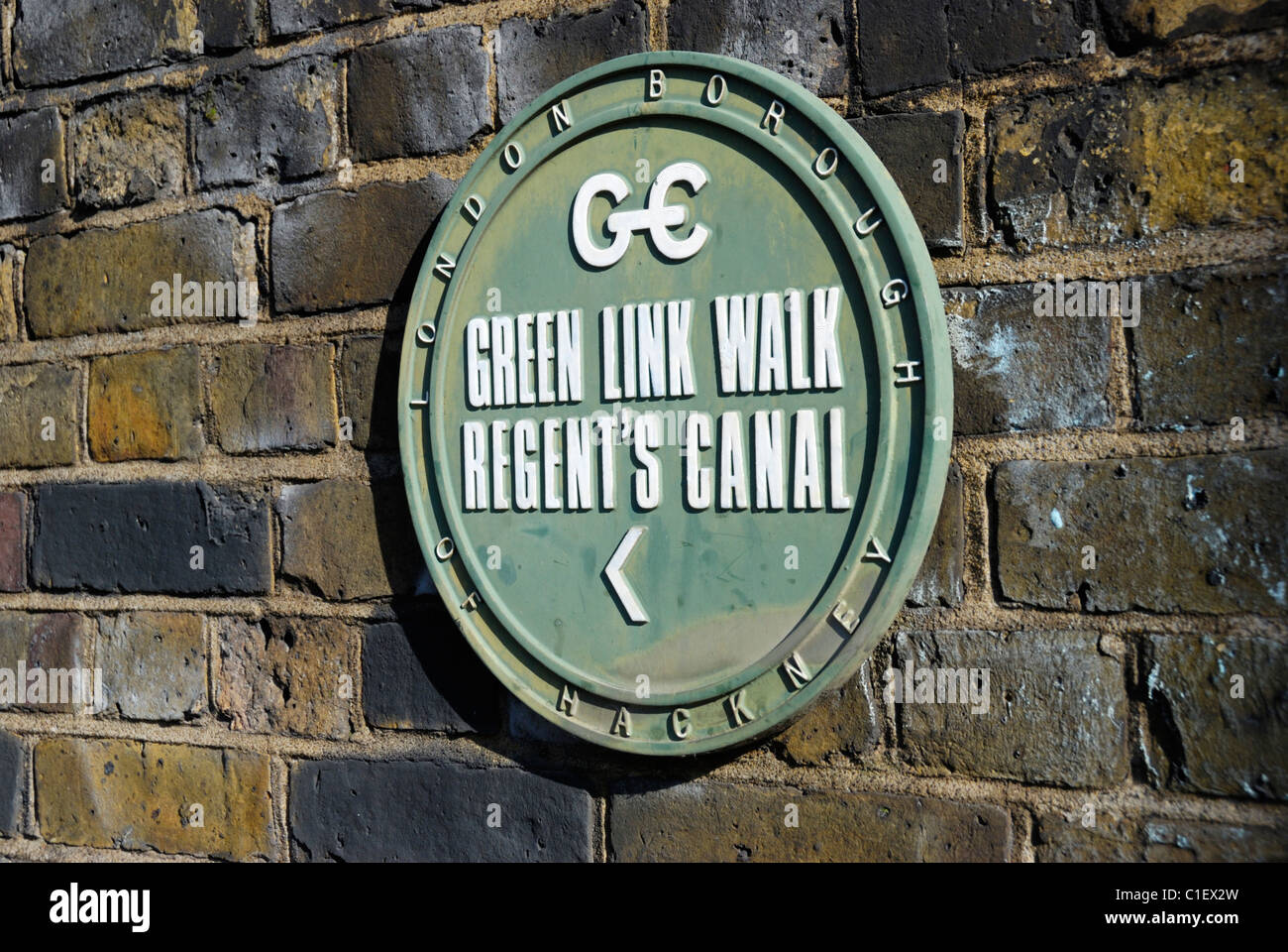 Green Link Walk Regent’s Canal plaque, Hoxton, London, England Stock ...