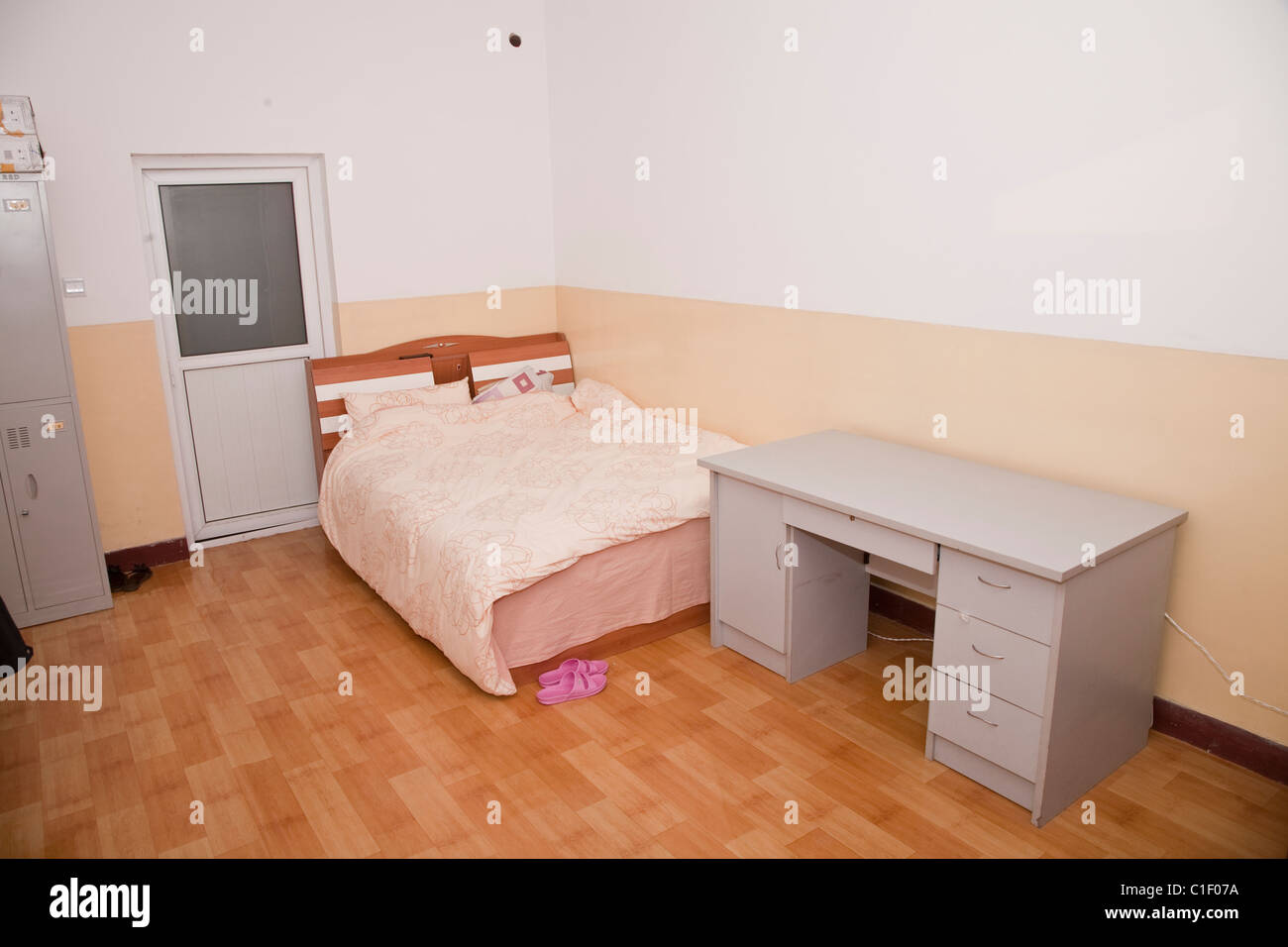 Chinese factory hi-res stock photography and images - Alamy