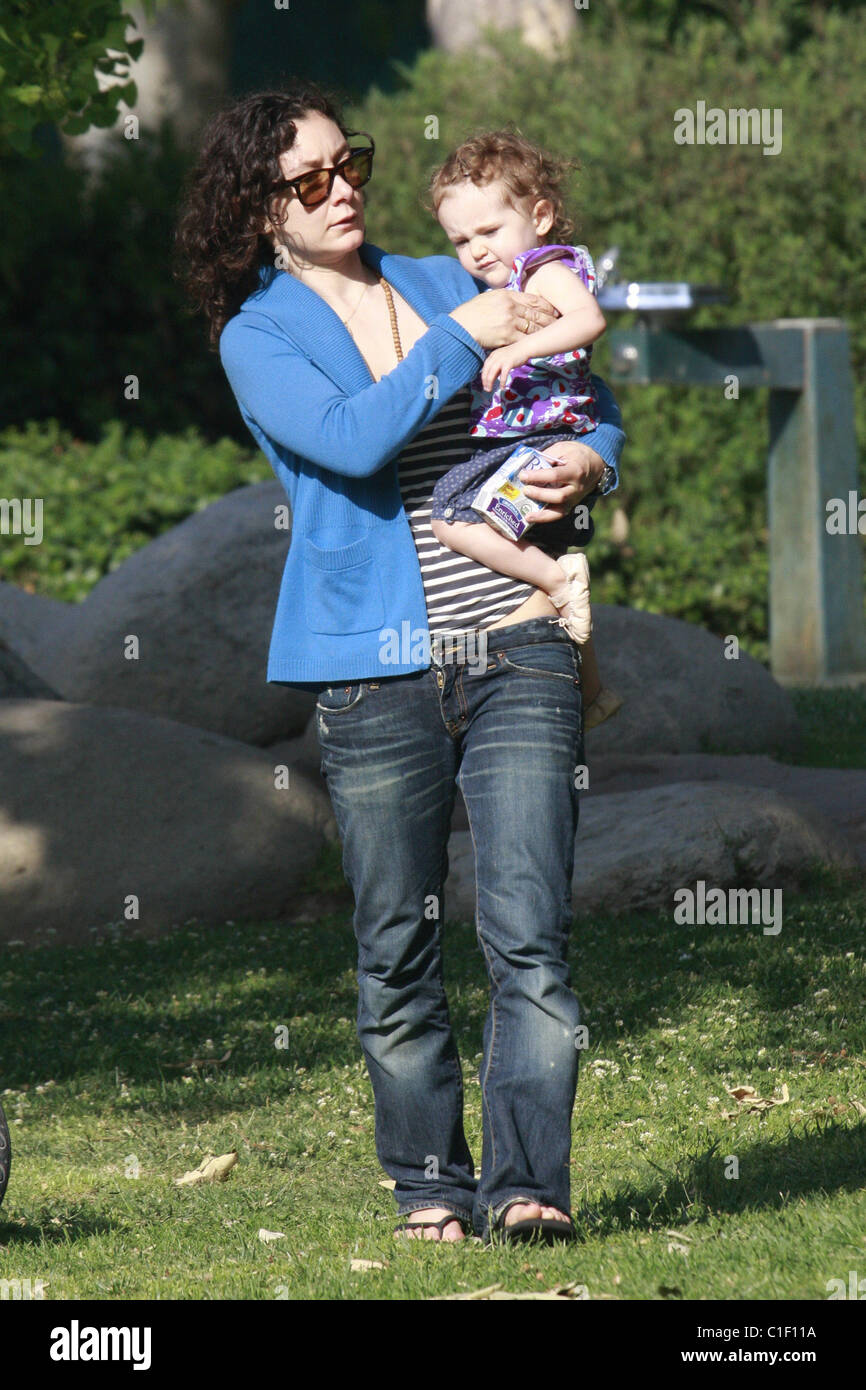 Sara gilbert and daughter sawyer hi-res stock photography and images ...