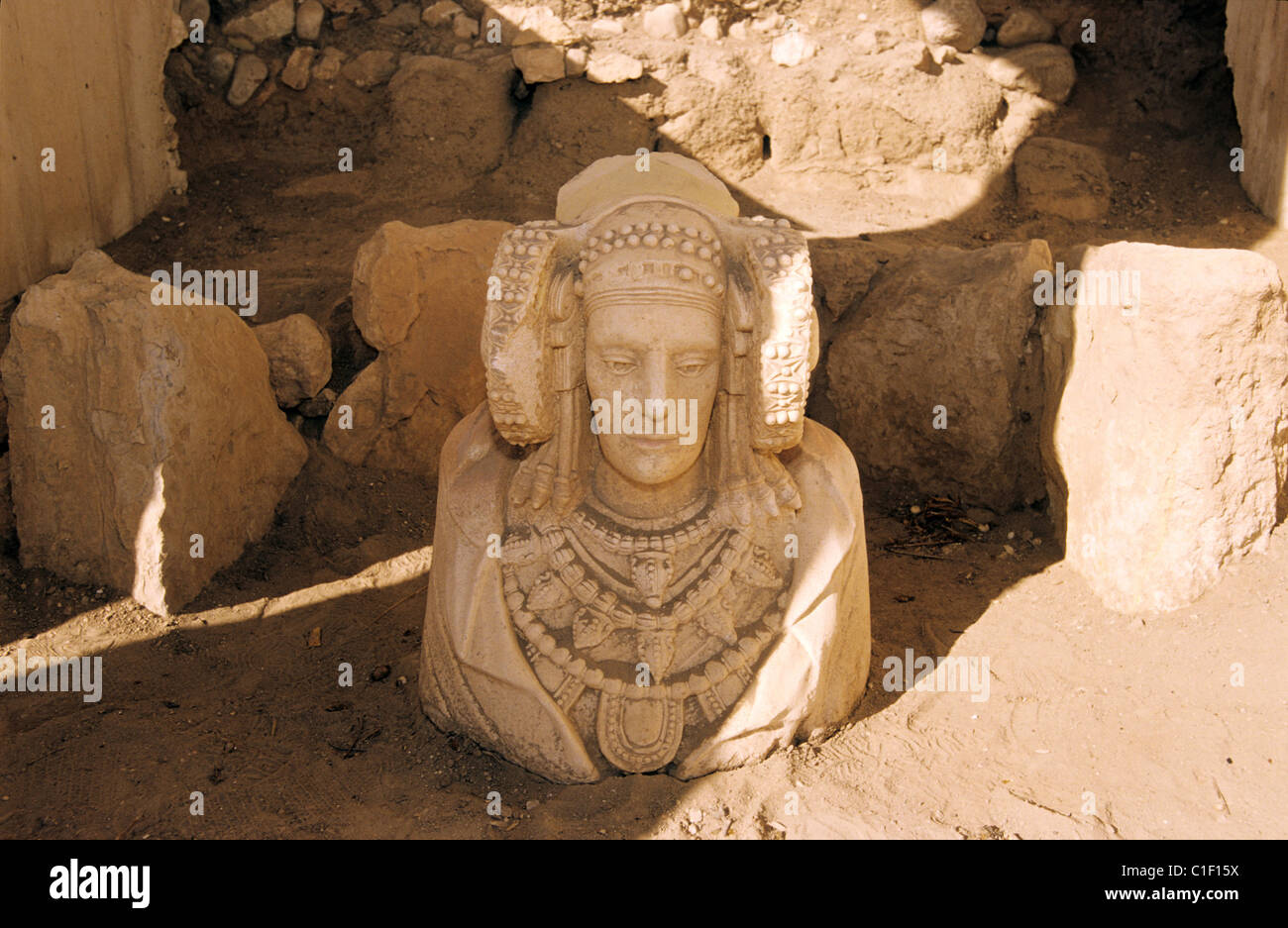 Lady carved hi-res stock photography and images - Alamy
