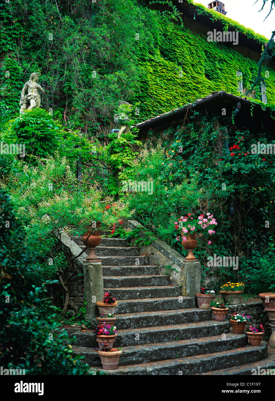 Classical italian garden castello di hi-res stock photography and ...
