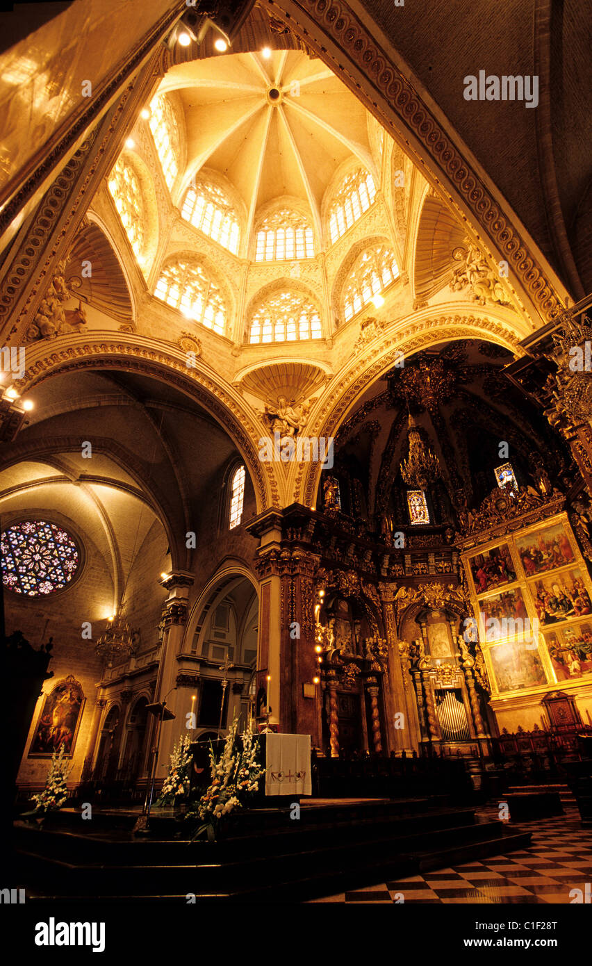 Spain, Valencia, cathedral, inside the cathedral, the great chapel and ...