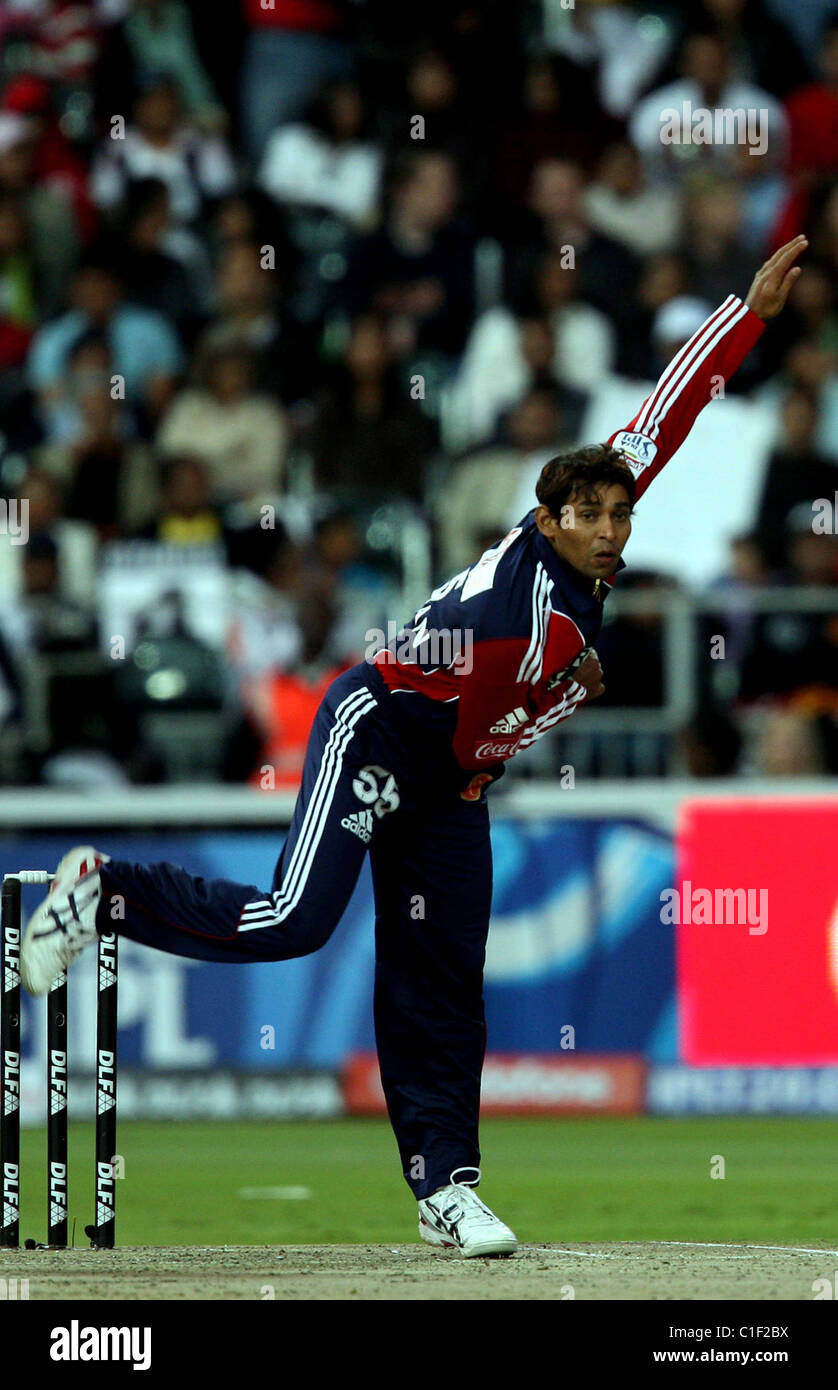 Delhi Daredevils BowlerTillakaratne Dilshan In Bowling Action Against ...
