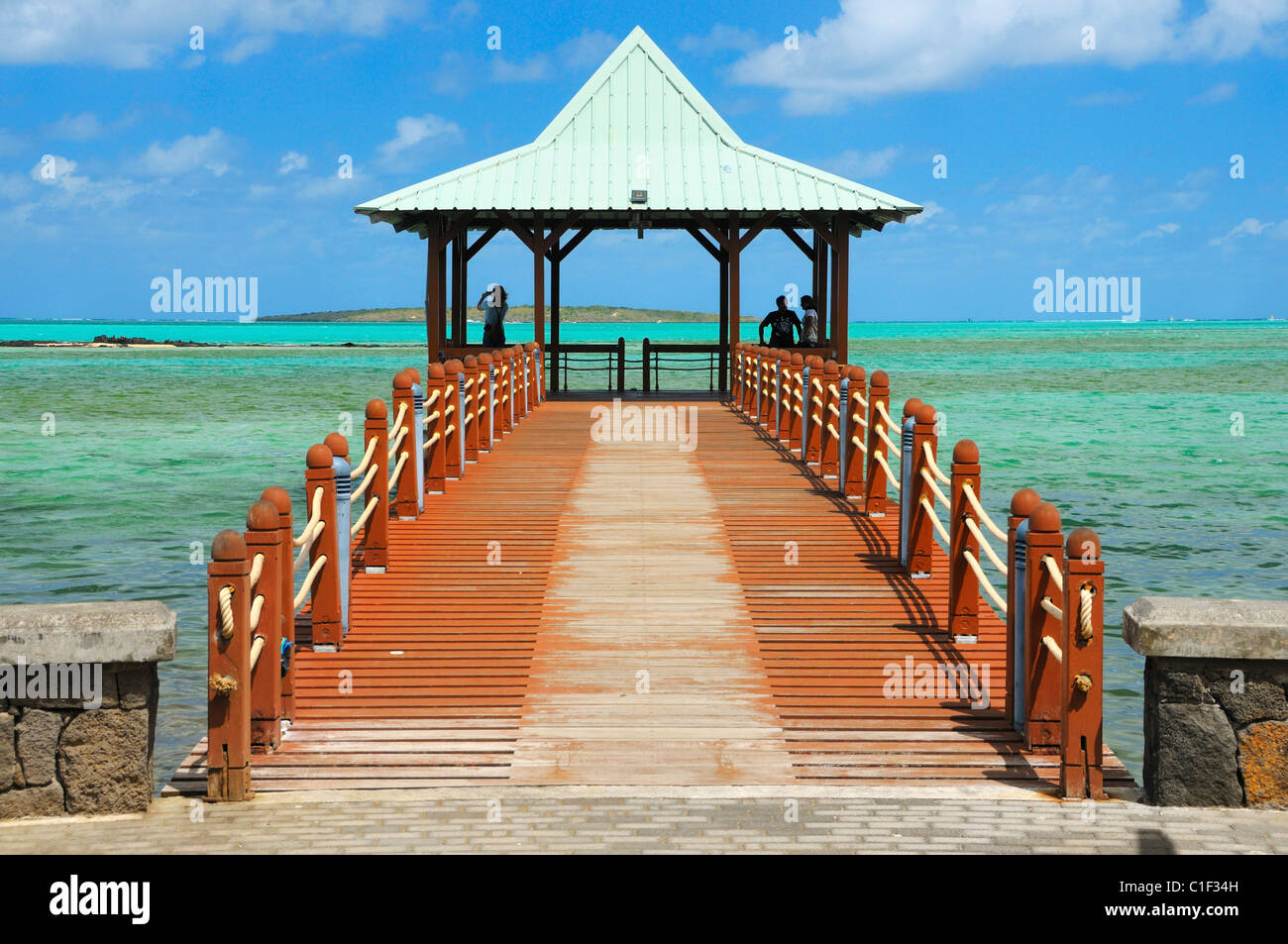 Platform extending hi-res stock photography and images - Alamy