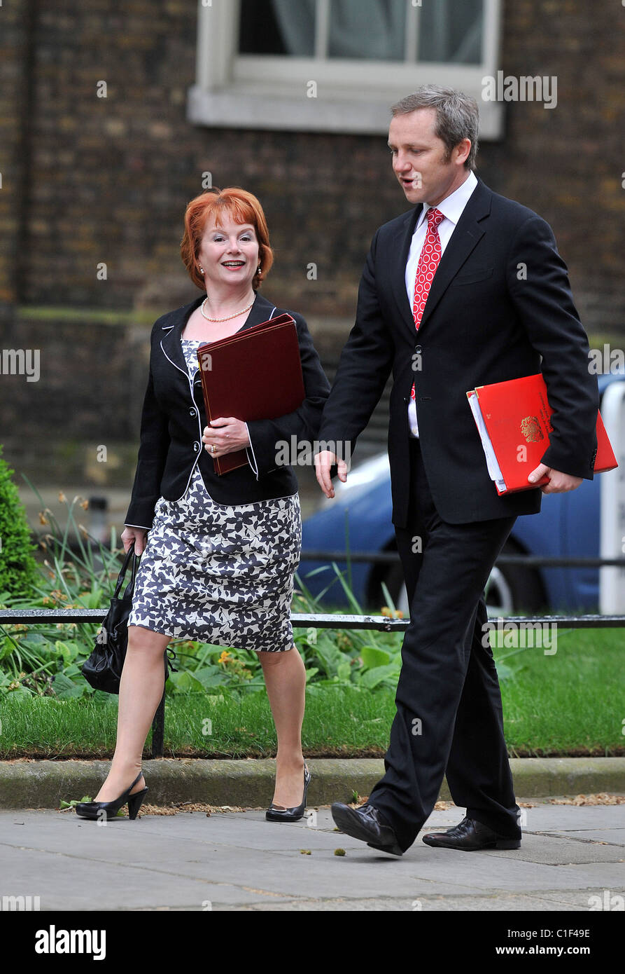 Hazel Blears and James Purnell arrives at 10 Downing Street for a ...