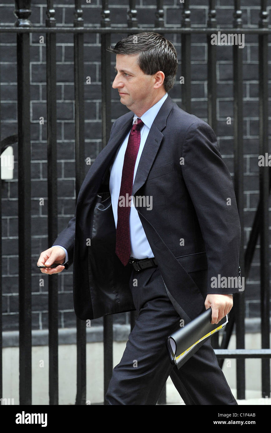 Douglas Alexander arrives at 10 Downing Street for a cabinet meeting ...