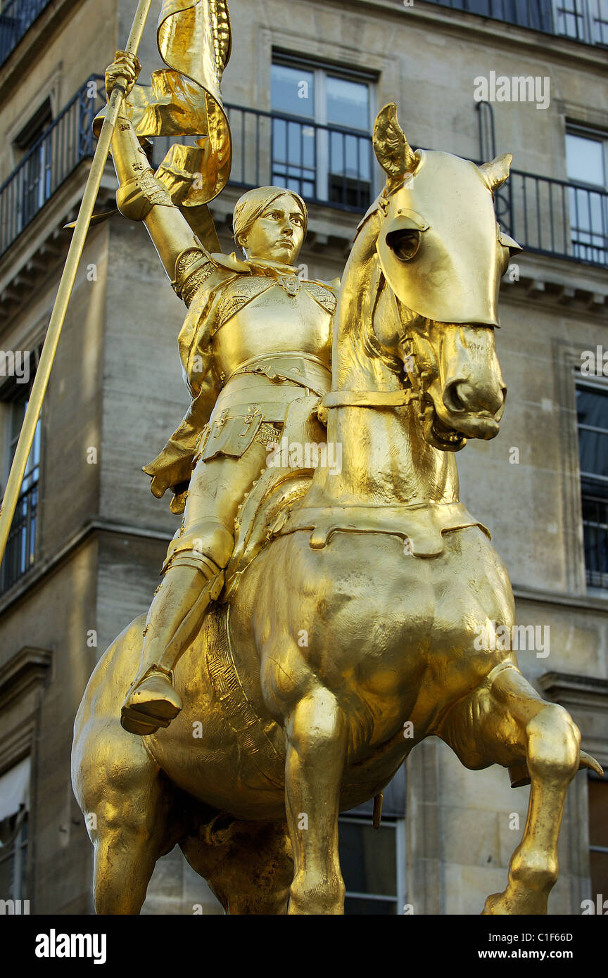 France, Paris, Jeanne d'Arc (Joan of Arc) statue on the pyramids square ... France, Paris, Jeanne d'Arc (Joan of Arc) statue on the pyramids square ...