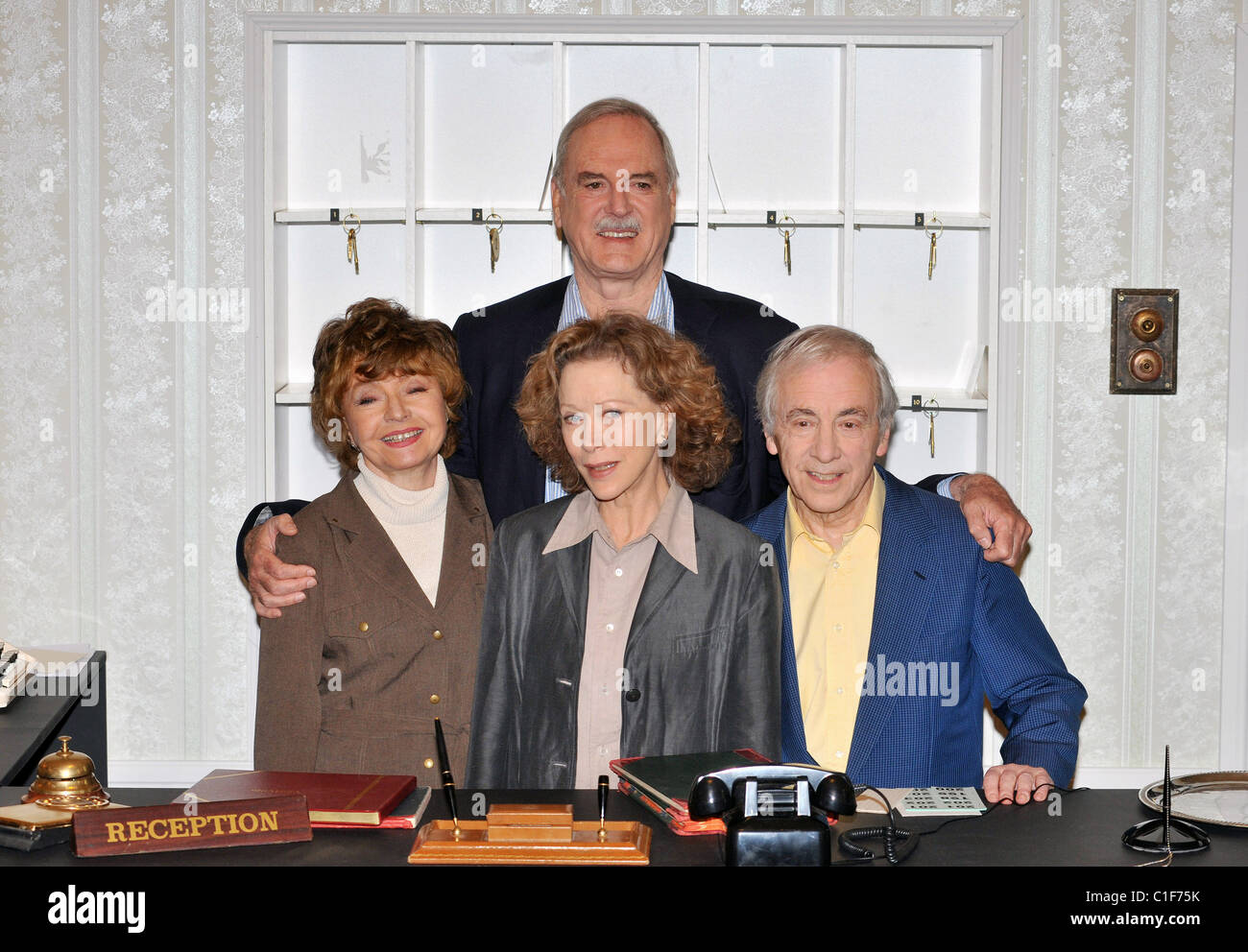 Connie booth john cleese sachs hi-res stock photography and images - Alamy