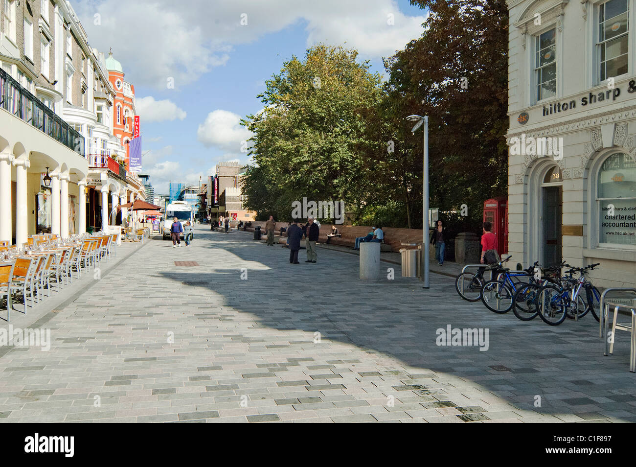 Street view of New Road Brighton, on a sunny day Stock Photo - Alamy