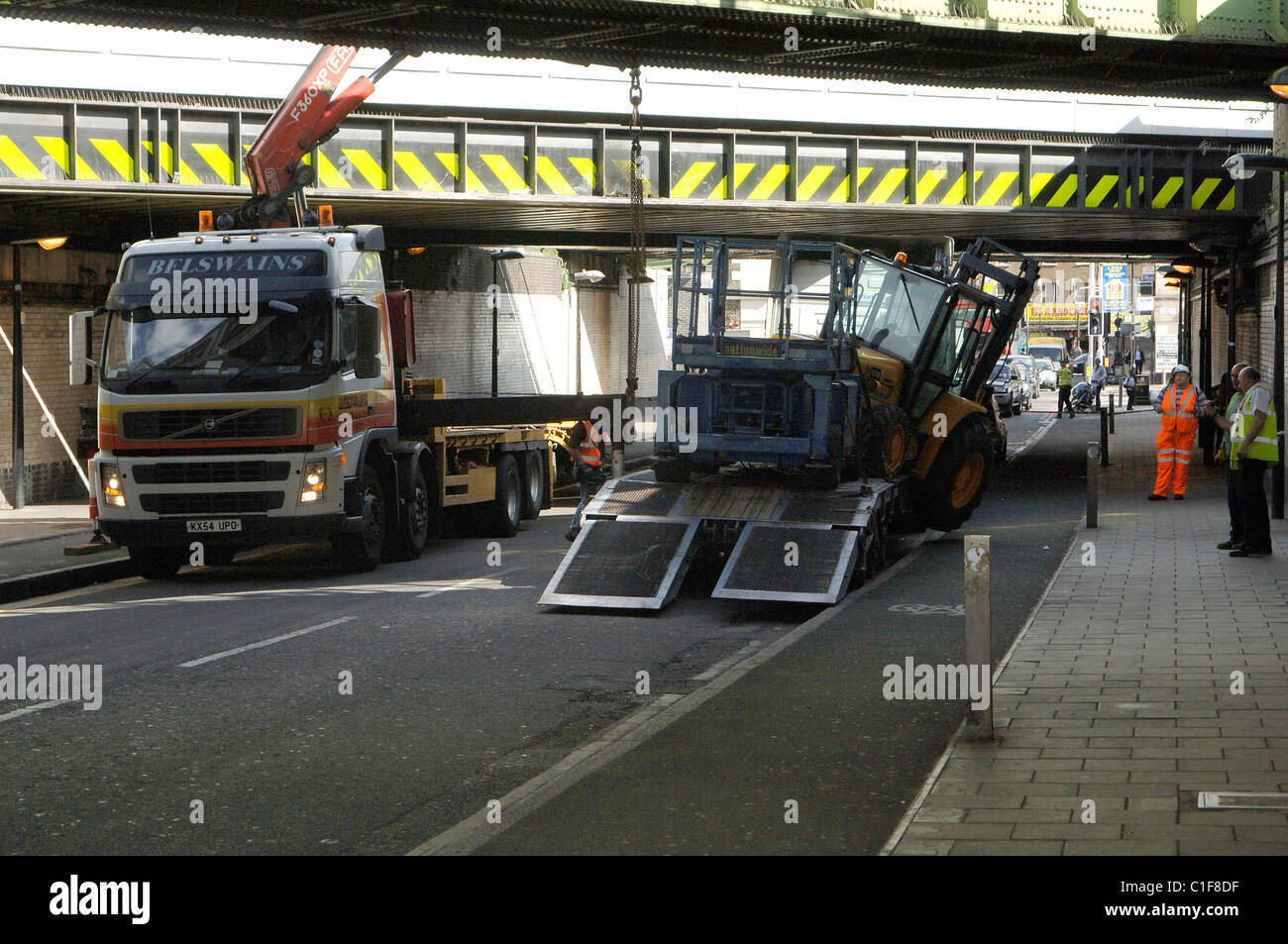 Low loader lorry hi-res stock photography and images - Alamy
