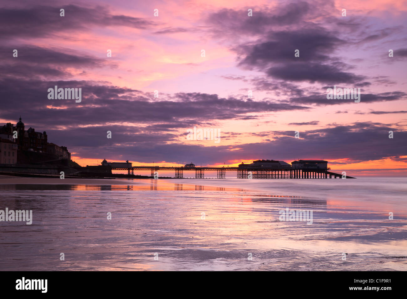 Cromer beach hi-res stock photography and images - Alamy