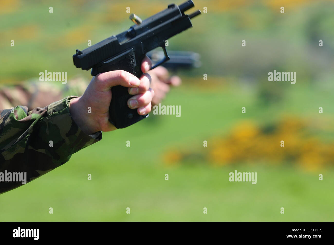 The P226 was designed for entry into the XM9 Service Pistol Trials ...