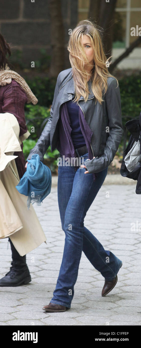 Jennifer Aniston on the set of her new movie 'The Baster' filming in ...