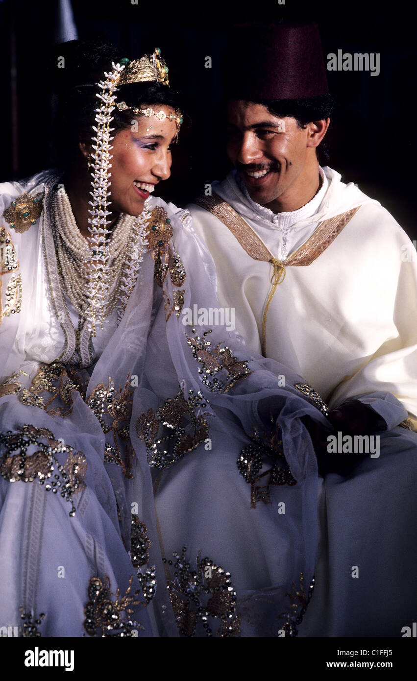Moroccan wedding couple hi-res stock photography and images - Alamy