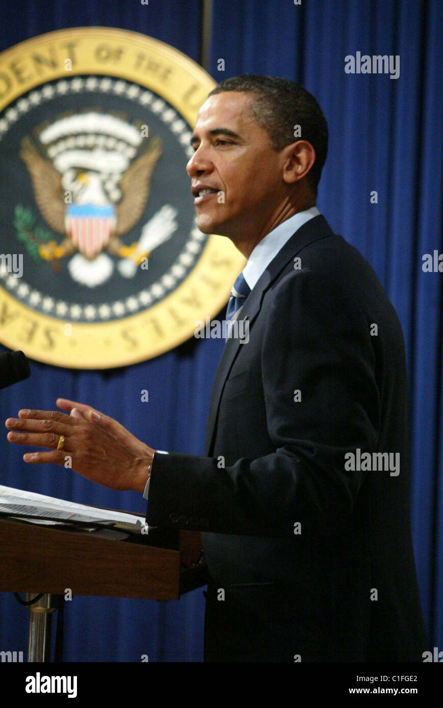 President Barack Obama Spanish-Language Town hall meeting responding to ...