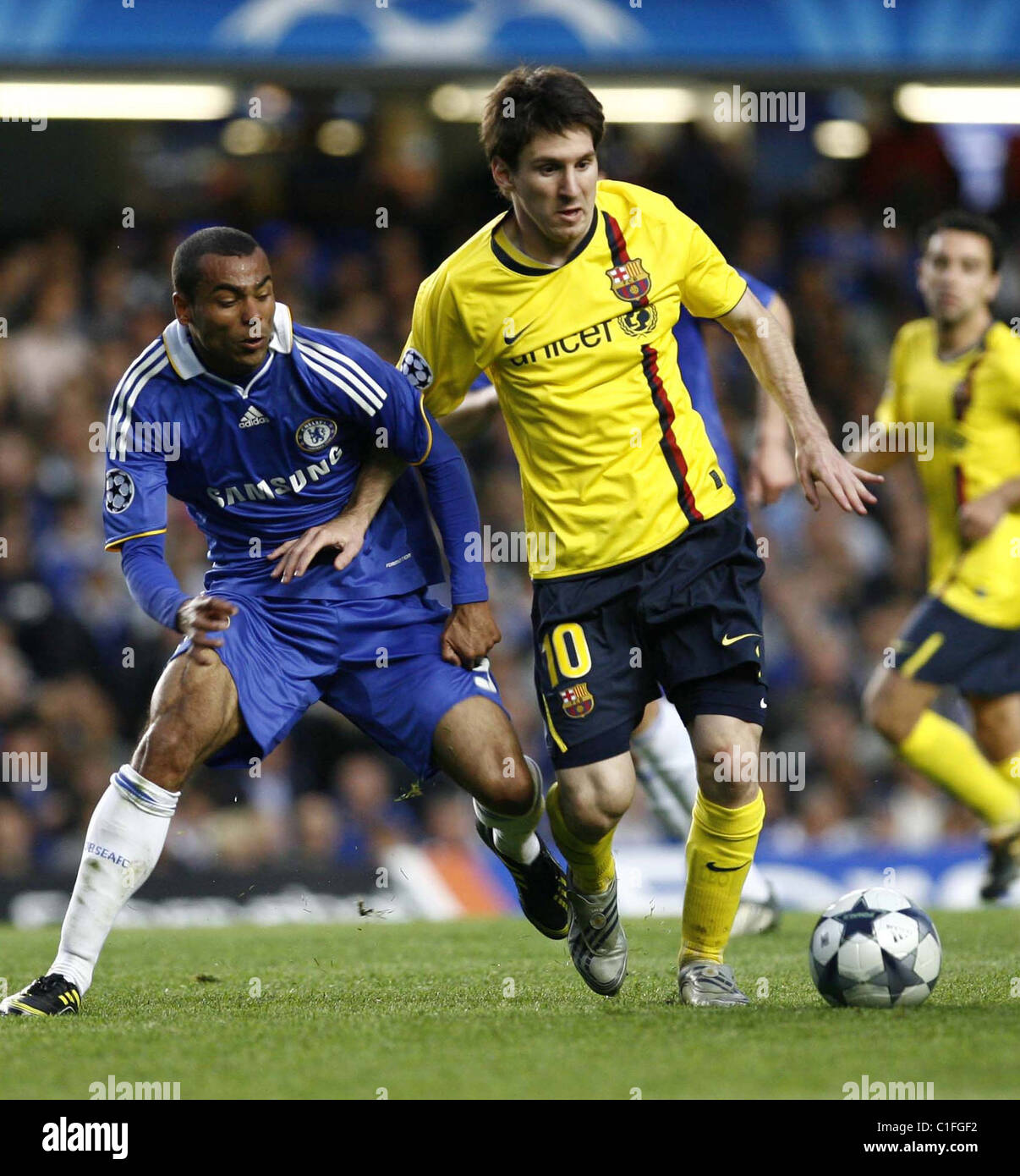 Leo Messi and Ashley Cole UEFA Champions League semi final Chelsea ...