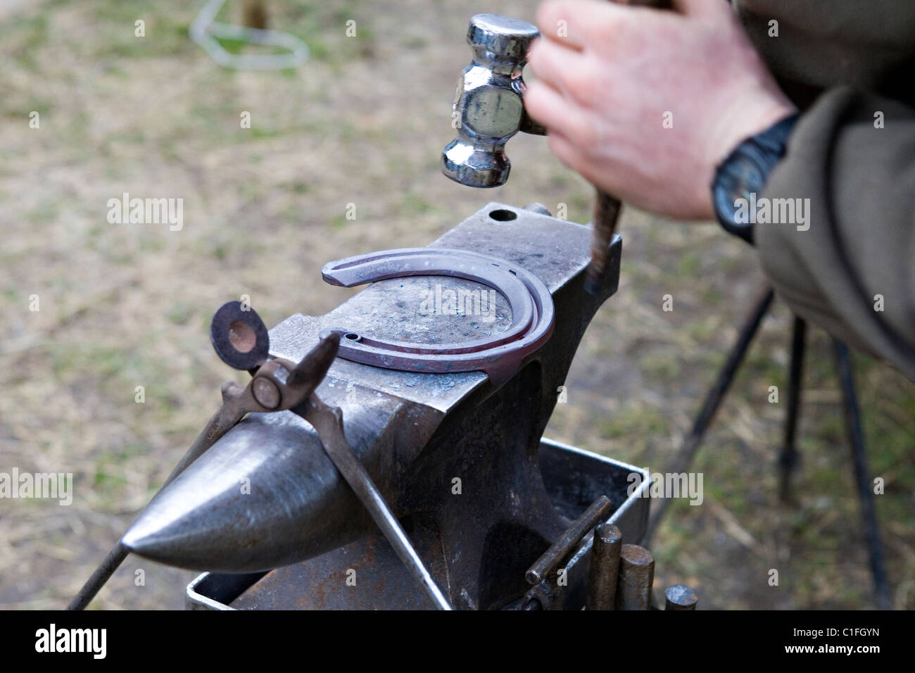 Farriers anvil hi-res stock photography and images - Alamy