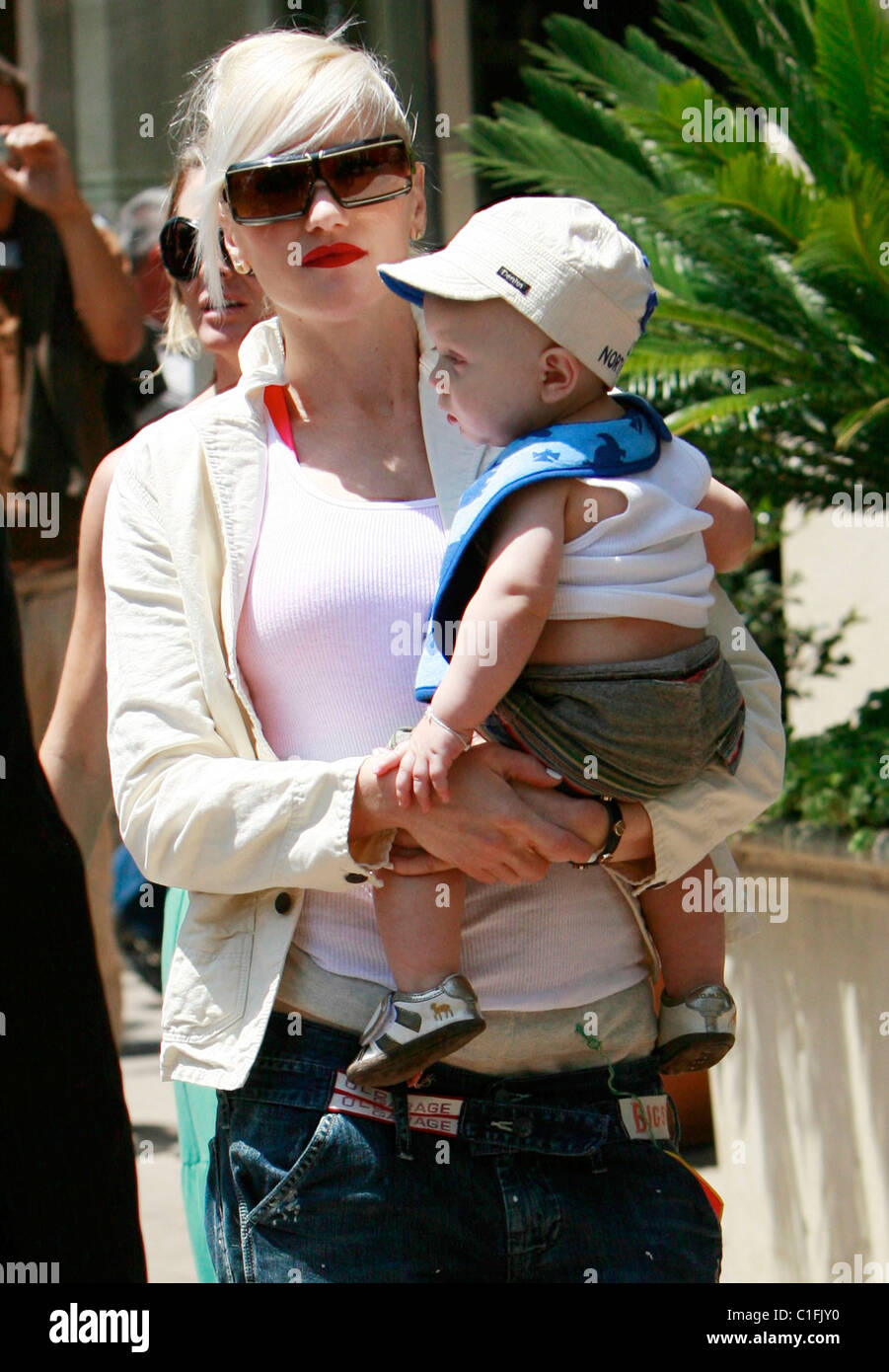 Gwen Stefani and Zuma Rossdale Gwen Stefani and her son Zuma Rossdale ...