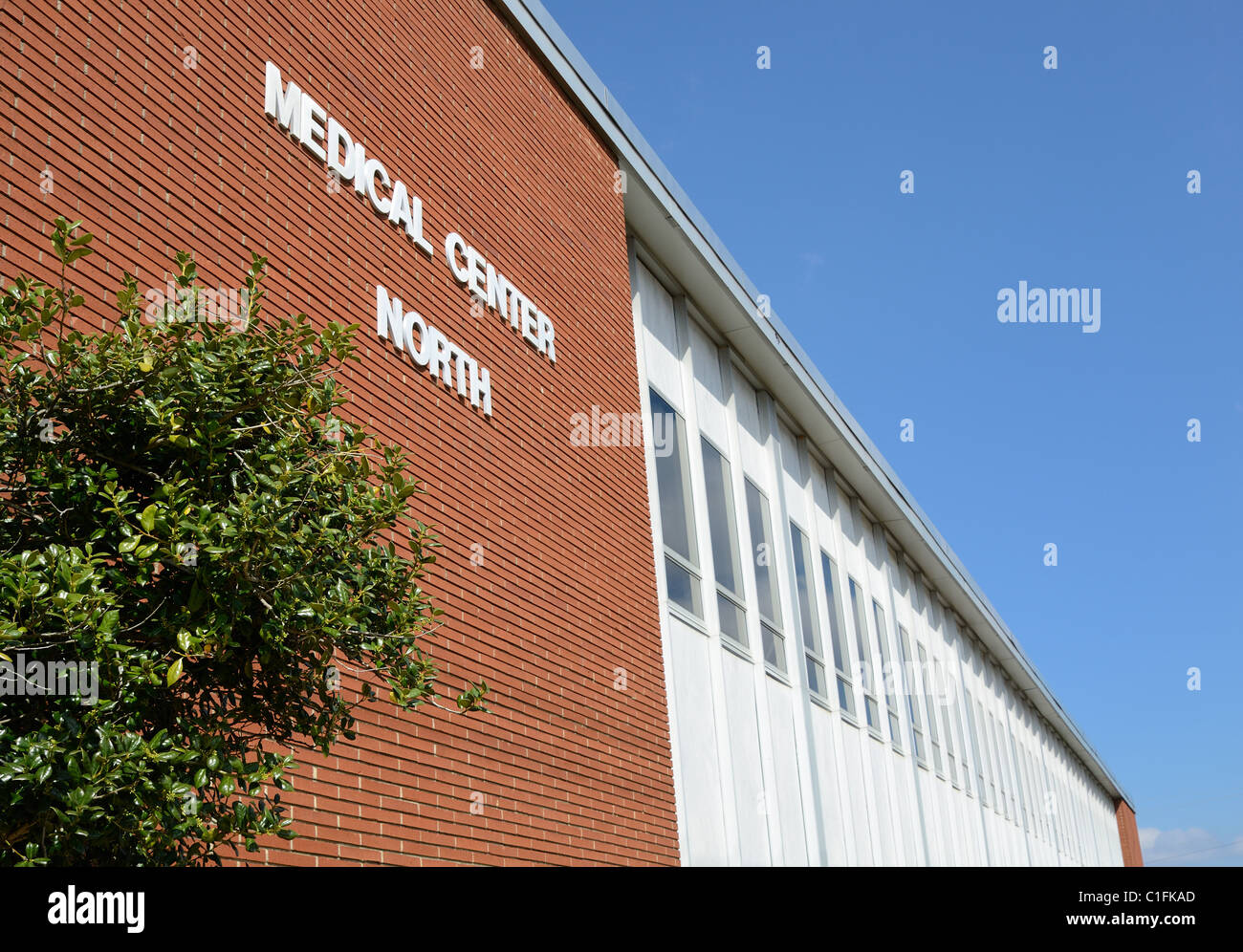 Medical clinic exterior hi-res stock photography and images - Alamy