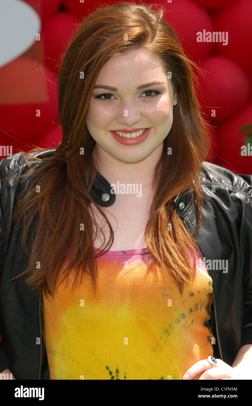 Jennifer Stone Los Angeles Premiere of 'Up' held at The El Capitan ...