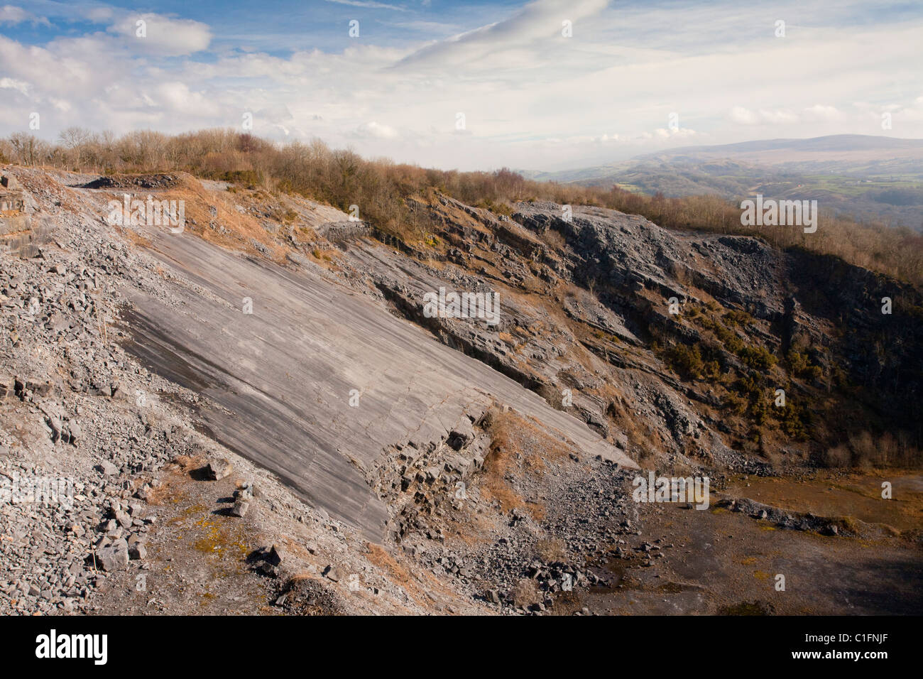 Limestone quarry hi-res stock photography and images - Alamy