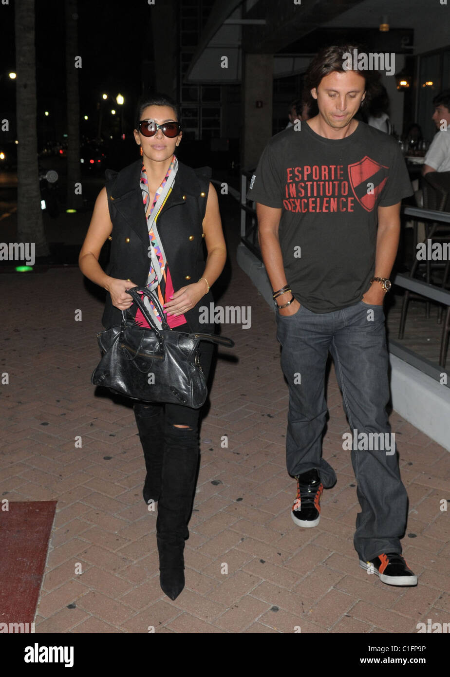 Kim Kardashian walking to the Hilton hotel after having dinner at Prime ...