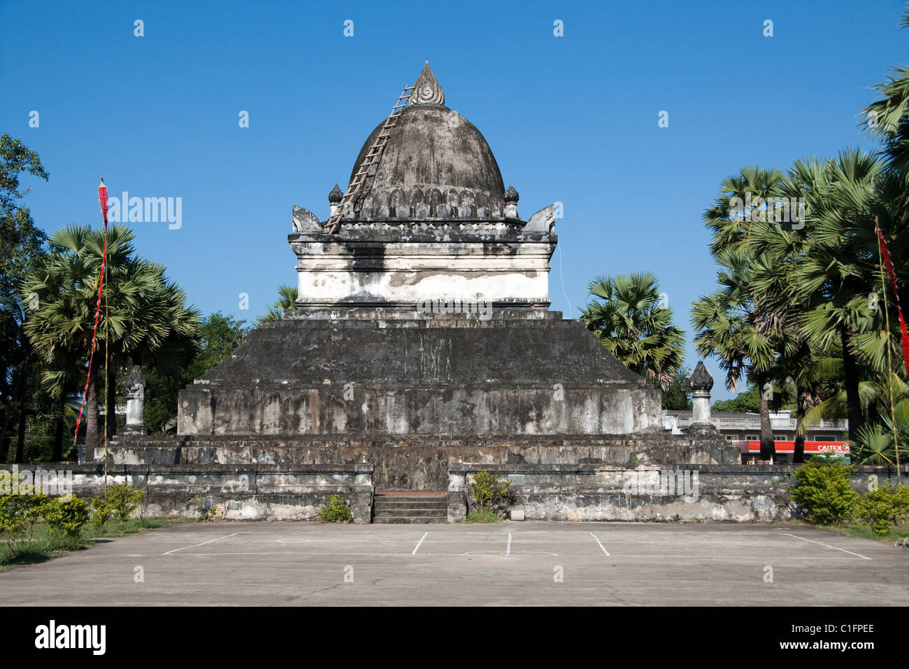 Makmo stupa hi-res stock photography and images - Alamy