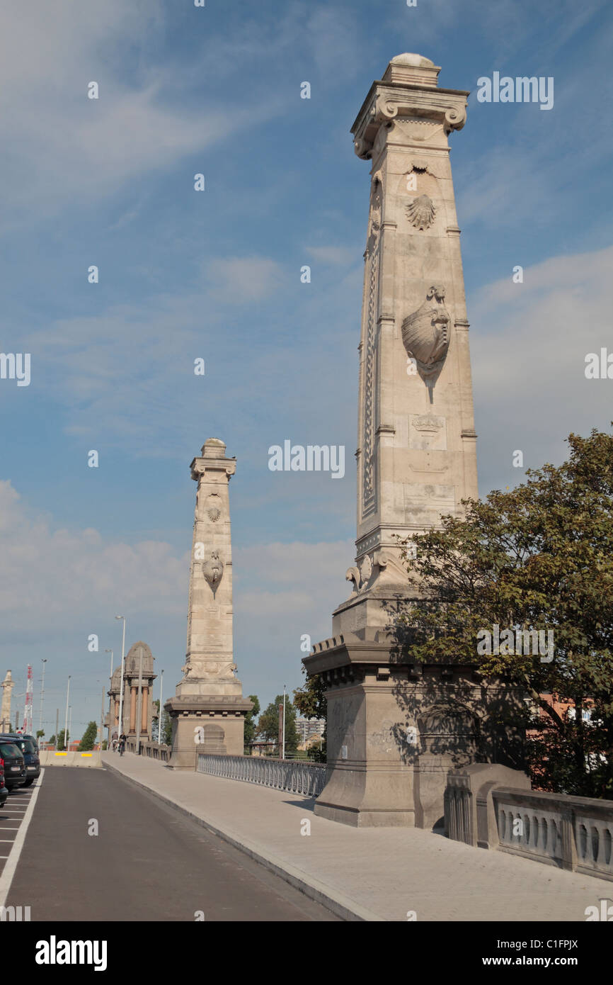 Ornate columns on the tram bridge (De Smet De Naeyer Bruggen) in Ostend ...
