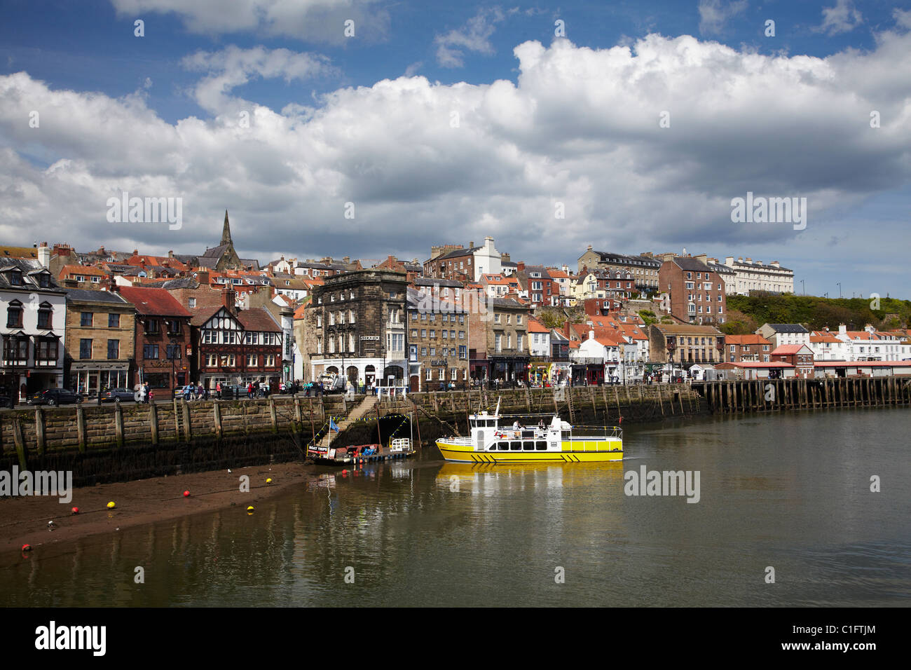 Whitby docks hi-res stock photography and images - Alamy
