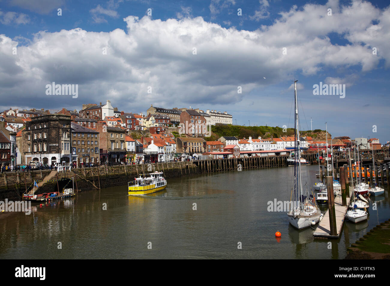 Whitby fish market hi-res stock photography and images - Alamy