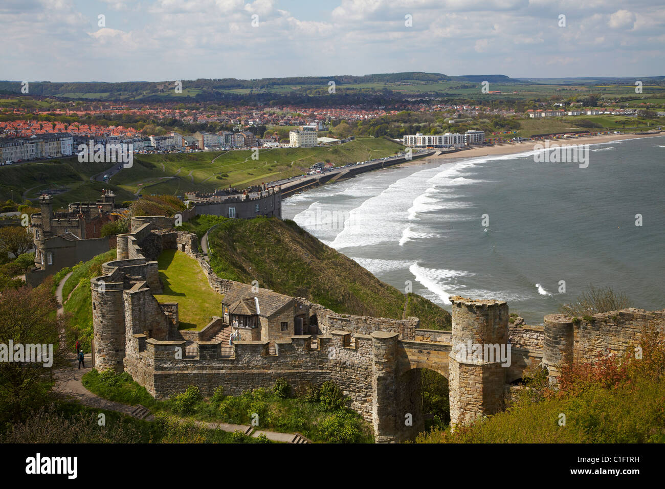 Scarborough beach uk hi-res stock photography and images - Alamy