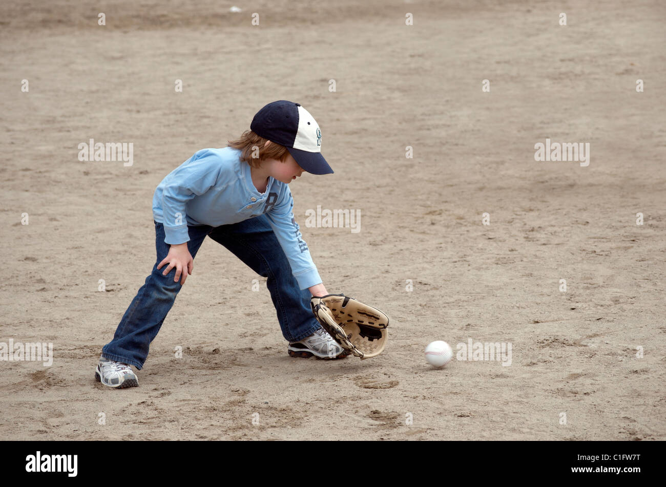Practicing baseball hi-res stock photography and images - Alamy