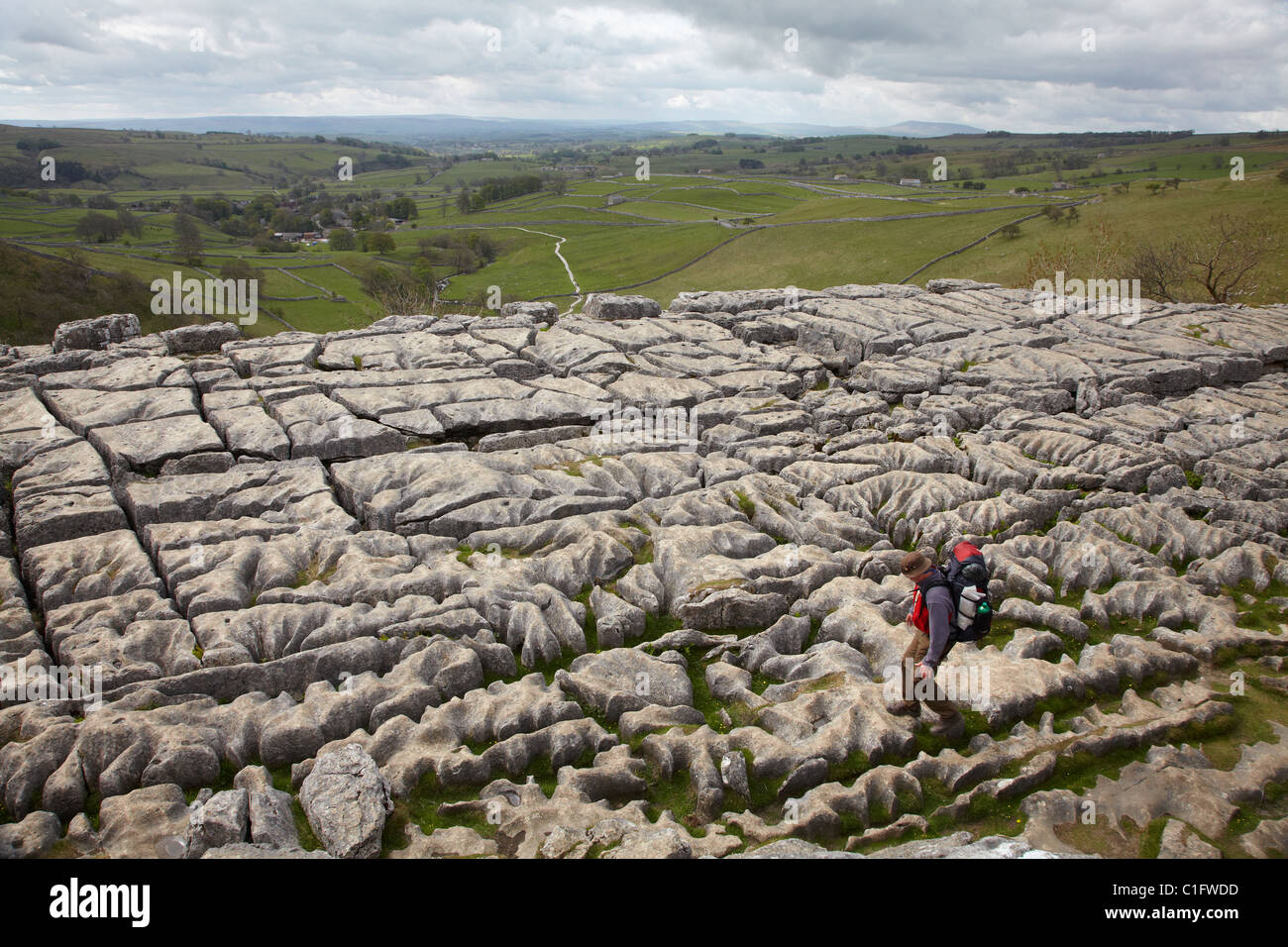 Limestone Pavement, Malham Cove, near Malham Village, Yorkshire Dales ...
