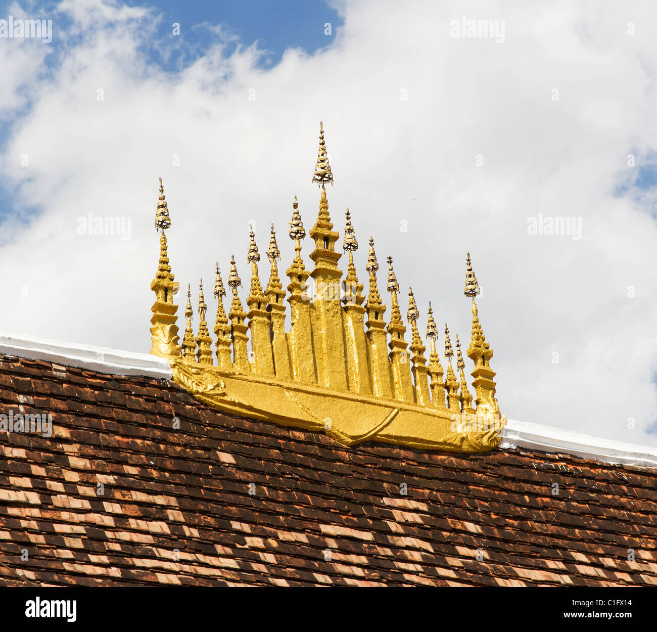 Gold painted spires hi-res stock photography and images - Alamy