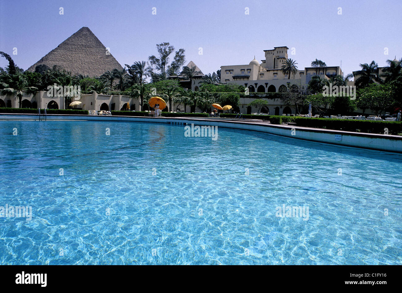 Egypt, Cairo, luxury hotel Mena House, built at Giza pyramids foot ...