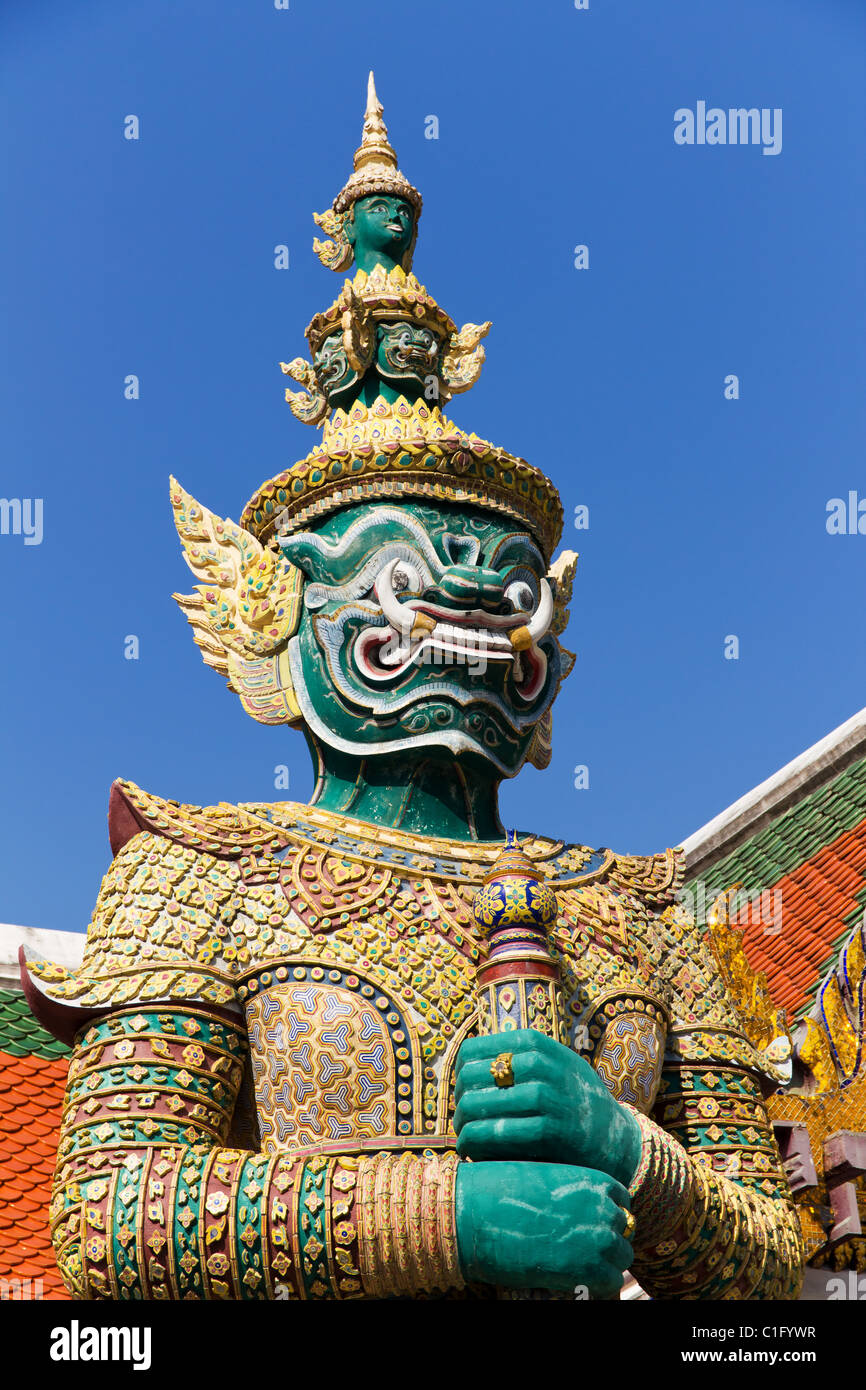 Grand palace guard statue hi-res stock photography and images - Alamy