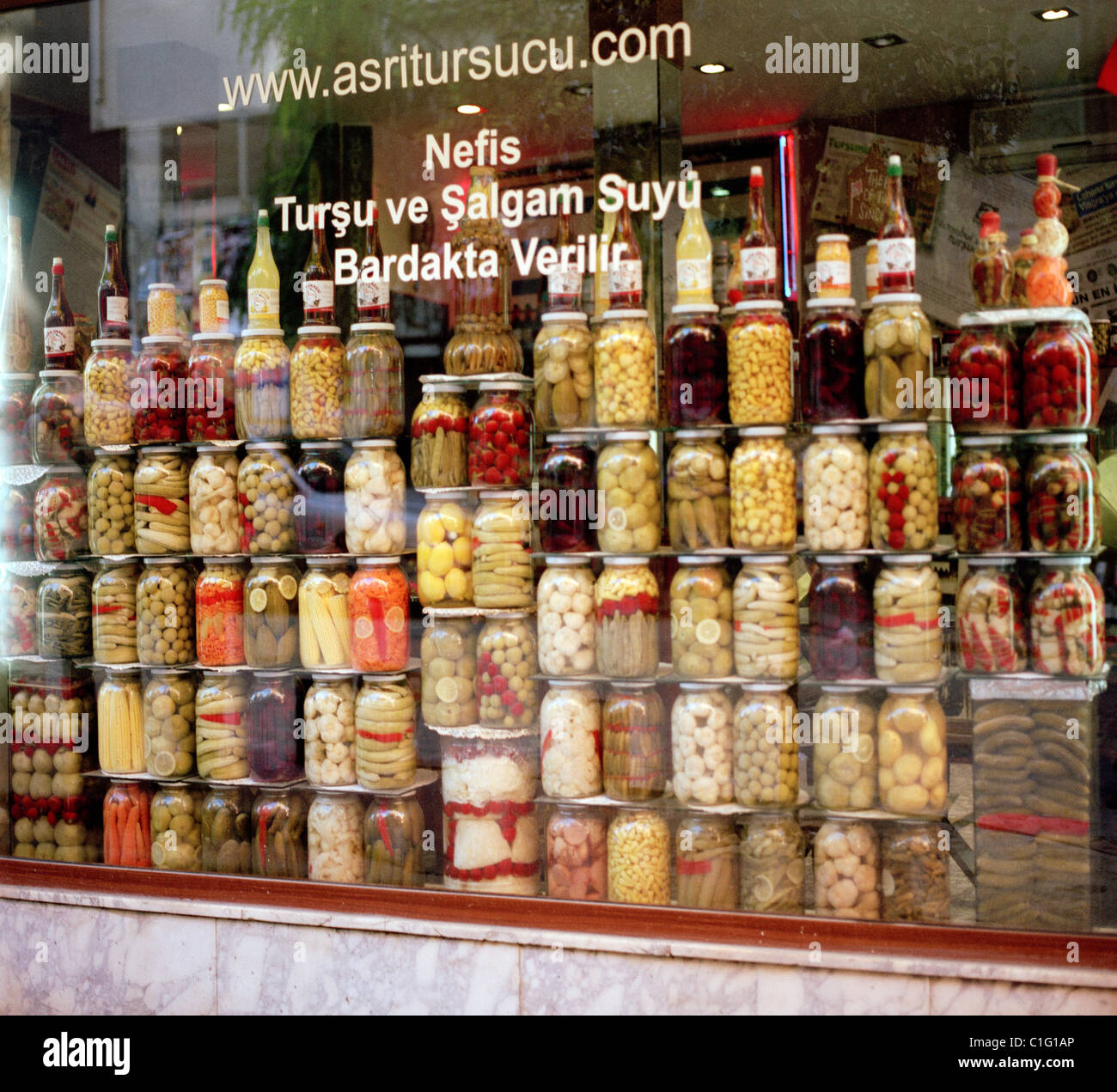 Olive display hi-res stock photography and images - Alamy