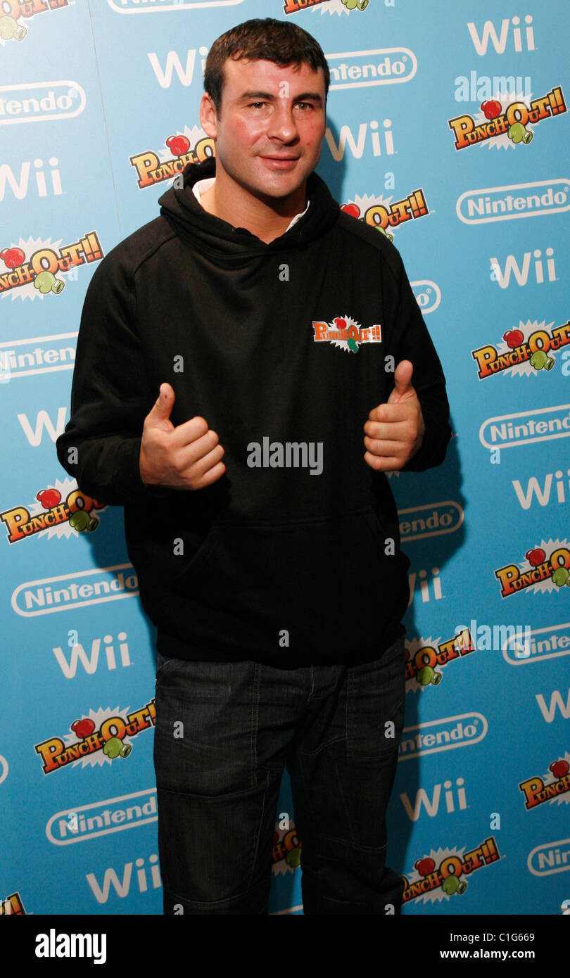 Joe Calzaghe at the Punch Out Wii game launch at the Oxford Street HMV ...