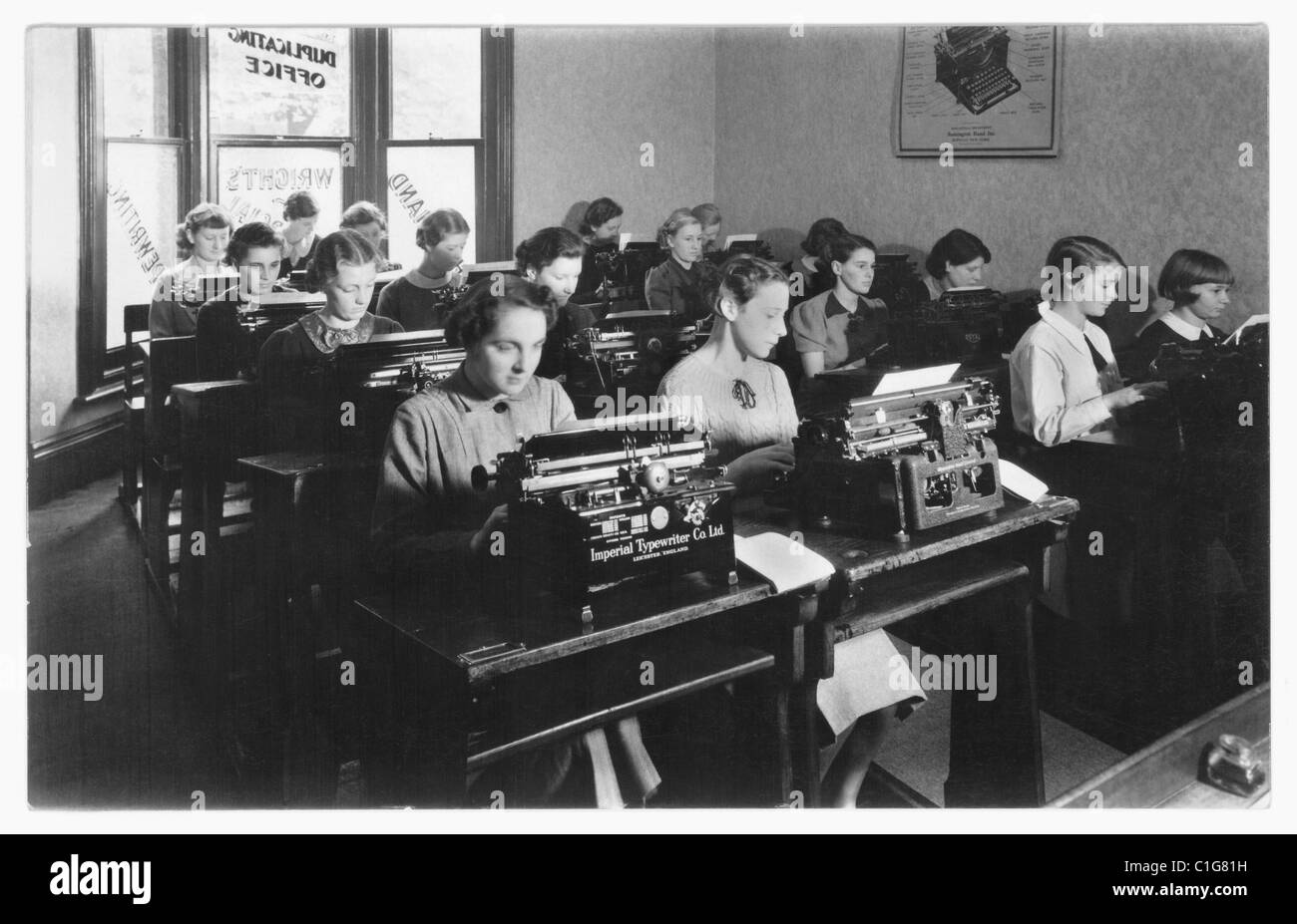 Secretaries in typing pool Black and White Stock Photos & Images - Alamy