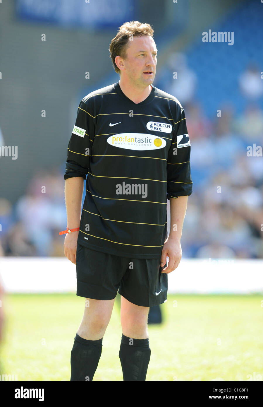Lee mack football hi-res stock photography and images - Alamy